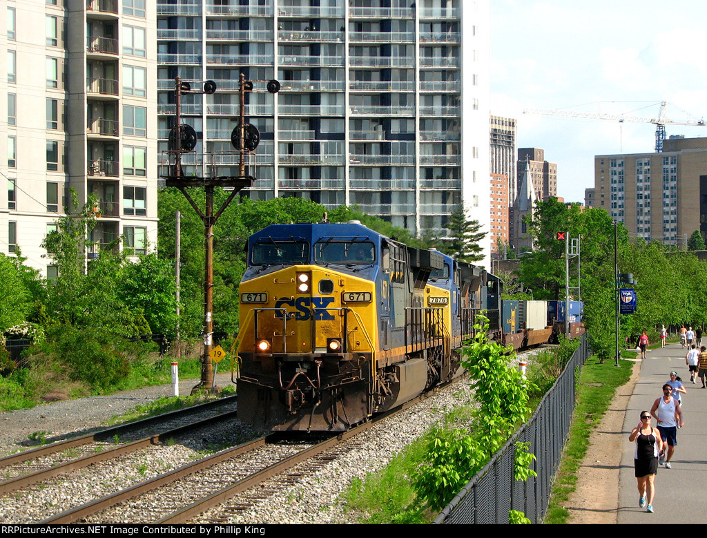 CSX 671 Q034